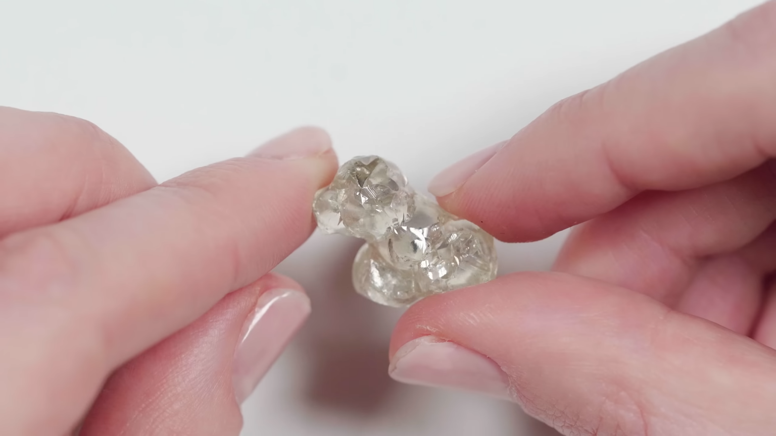 How to Identify a Raw Diamond - Tips for Accurate Identification